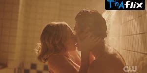 Lili Reinhart Sexy Scene In Riverdale Tnaflix Com