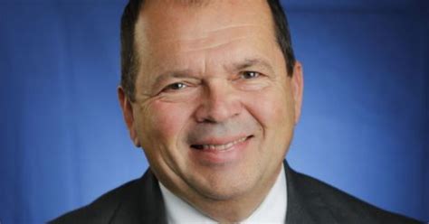 Former Ottawa Mayor Robert Eschbach Receives 2024 Simon Edgar Award Wsiu