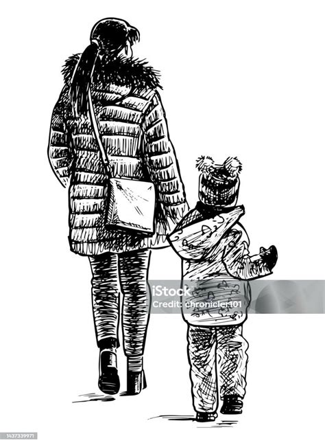 야외에서 산책하는 어린 아이와 함께 캐주얼한 젊은 도시 여성의 손 그림 2명에 대한 스톡 벡터 아트 및 기타 이미지 2명 가족 걷기 Istock