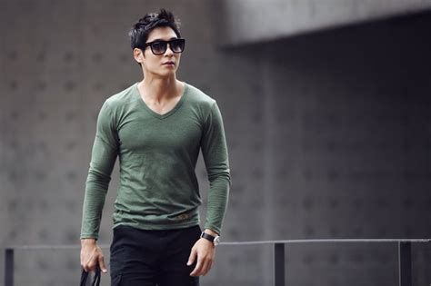 Model Snowboarder Lee Jaewoong 이재웅