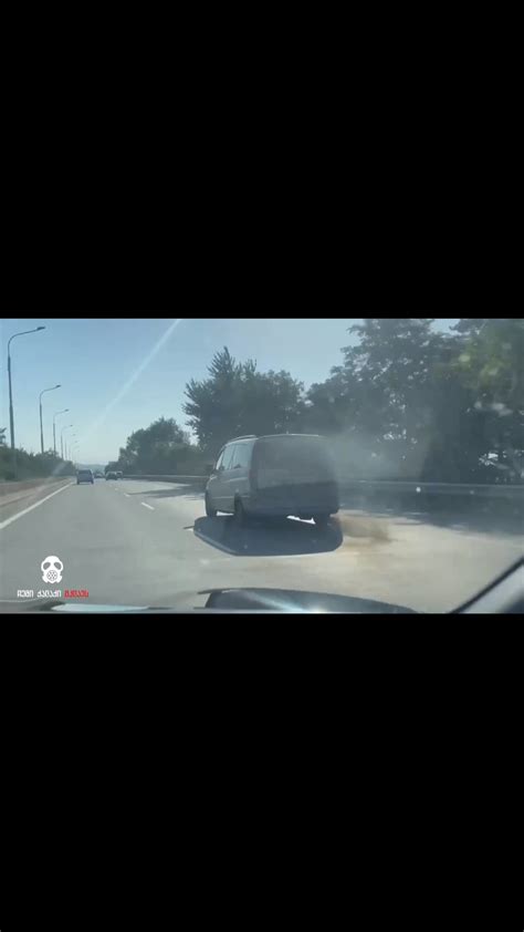 ჩემი ქალაქი მკლავს თბილისის სამარშრუტო ტაქსი ფანჯრები ღიაა კონდიცირება გამორთული ️ რომელ