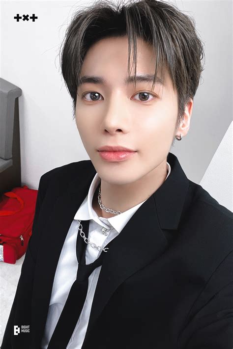 더쿠 [태현생일 Txt] ️ 투바투 태현 생일 기념으로 공계가 올려준 사진 ️