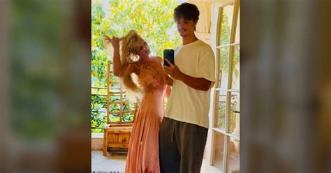 Britney Spears Exposes Her Cleavage In Tiny Bra And Underwear Photo