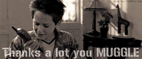 14 Normal Reactions Girls Have When Men Dont Text Back Yourtango