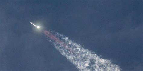 Elon Musk Parvient à Faire Voler Avec Succès Sa Mégafusée Starship Pour
