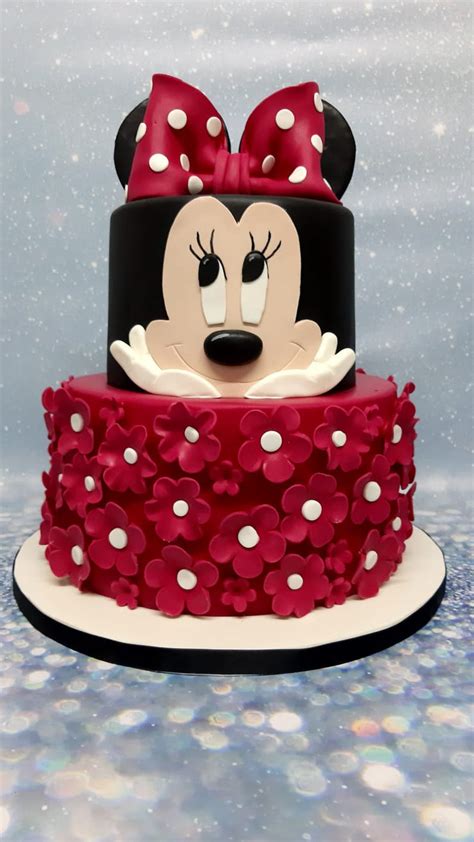 Minnie Mouse Fondant Cake 3d