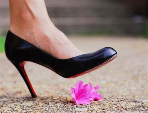 배경 화면 검은 빨간 구두 보케 가죽 루 부탄 뒷굽 봄 색깔 다리 Hbw