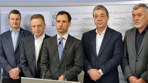 Дясно обединение в СОС между Синя София и ДБ но по политики а не в обща група