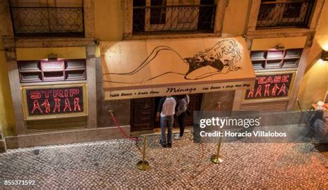 Tease Strip Photos Et Images De Collection Getty Images