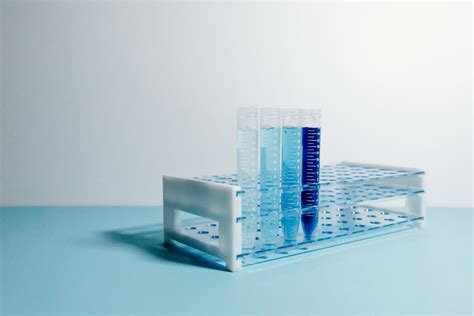 개인 보호 장비 객관적인 건강 건강 실험실 견본 과학 과학 실험 과학 실험실 과학적 과학적 연구 굽 달린 큰 컵 깨끗한 멸균 된 모눈 종이 무법자