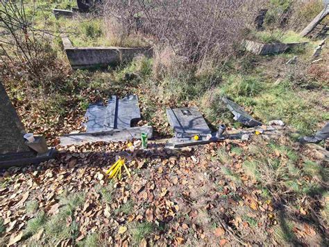 Панихида на Митровдан тажна слика низ Косово Канцеларијата за Косово