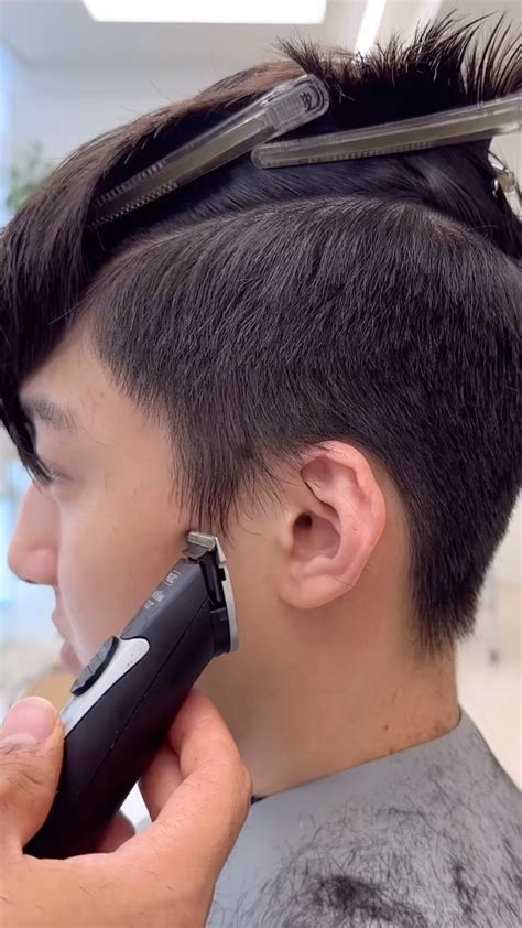 그날 백윤쌤😎 남자머리 다운펌 가일펌 짧은머리 모류교정펌 ⠀ 안녕하세요 🌟나를 빛나게해줄 스타일 🌟 백윤쌤 입니다