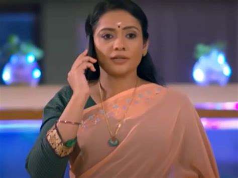 Malayalam Serial Kudumbavilakku Sumitra Says She Broke Up With Another