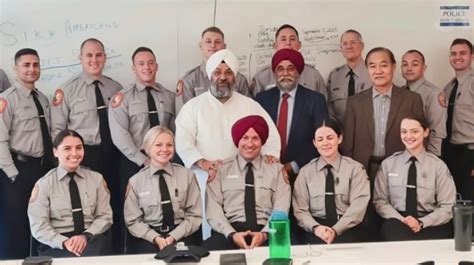 ਮਨਜੀਤ ਸਿੰਘ ਜੀ ਕੇ ਨੇ ਅਮਰੀਕਾ ਦੇ ਨਵੇਂ ਪੁਲਿਸ ਅਫ਼ਸਰਾਂ ਨੂੰ ਅਰਬ ਮੁਸਲਮਾਨਾਂ ਅਤੇ ਸਿੱਖਾਂ ਵਿਚਕਾਰ ਪਛਾਣ ਦੇ