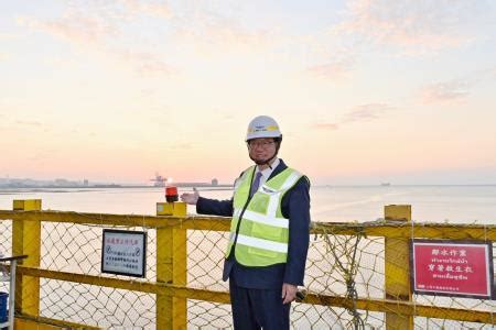 視察淡江大橋及其連絡道路新建工程 鄭副院長盼淡江大橋成為大臺北地標 促進在地交通更便捷 行政院全球資訊網 本院一般新聞