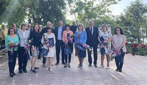 В Силистра наградиха най изявени учители по повод 24 ти май Кворум Силистра