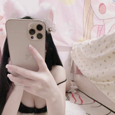 小菲猪来喽 on Twitter 不知不觉中已经成为了身边人眼中的淫娃荡妇差不多被身边所有男人的鸡巴都给插过离婚以后才发现自己已经离不开这种性爱方式一个人十几二十分钟的性爱已经满足