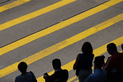 Why Leaders Need Confidence In Uncertain Environments South China