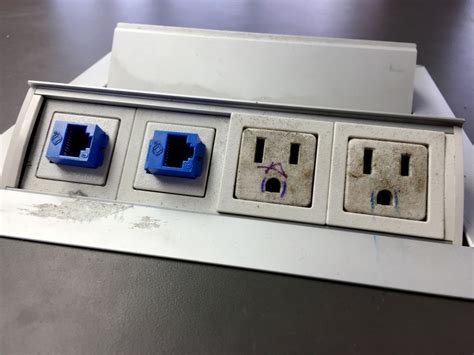 무료 이미지 과학 기술 화이트 전자 제품 멀티미디어 전자 기기 개인용 컴퓨터 하드웨어 전자 부속품 ac 전원