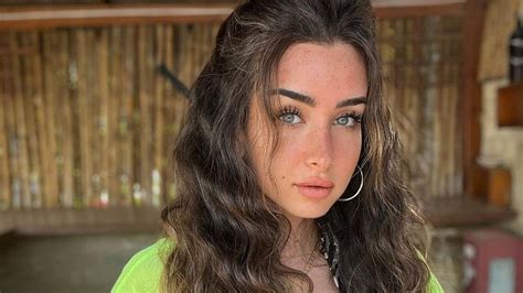 كواليس كوميدية بين هنا الزاهد وأحمد السعدني في سيب وأنا أسيب مجلة