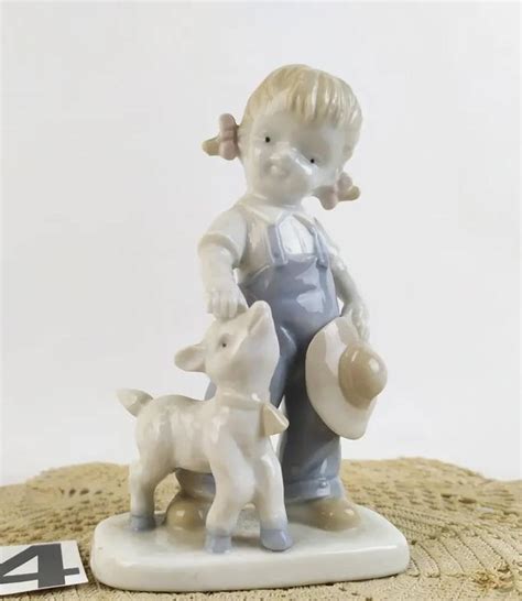 Вінтажна порцелянова статуетка — ціна 450 грн у каталозі Статуетки Купити товари для дому та