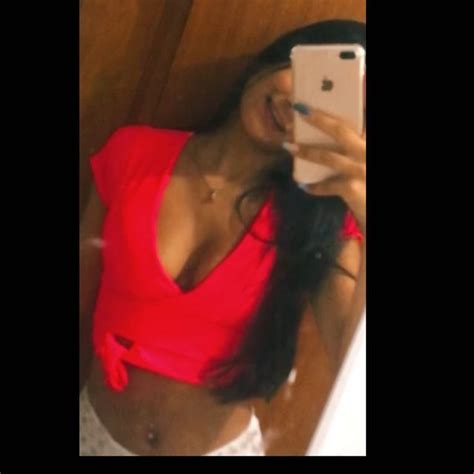 Julia Silva Juliarosa Threads Say More