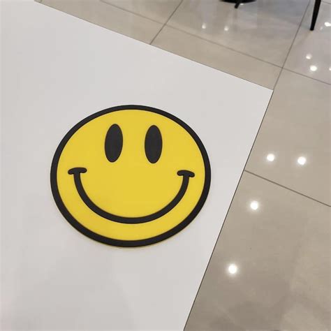 하하맘 틈새운동댄스정보공유🤍 테이블코스터 실리콘 재질로 미끄러짐 없이 두루두루 여기저기 사용가능한 테이블코스터예요 ̈ ☑지름19cm 작지않아 냄비받침으로도 화병