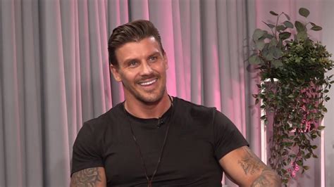 Gints Valdmanis Piedalījies Dzemdībās Un Pārgriezis Nabassaiti Tas