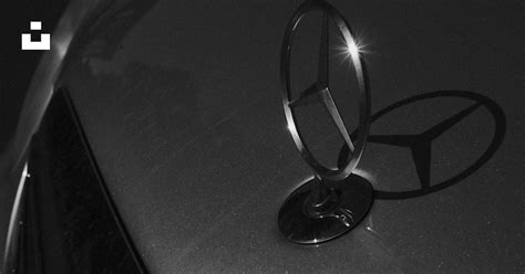 블랙 메르세데스 벤츠 자동차 스티어링 휠 사진 Unsplash의 무료 상징 이미지