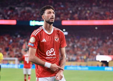 بعد أنباء تمرده ترضية خاصة من الأهلي لـ وسام أبو علي تفاصيل