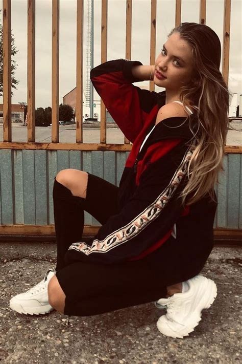 Pin By Lara On Laura Niemas Blonde Hair Celebs Laura