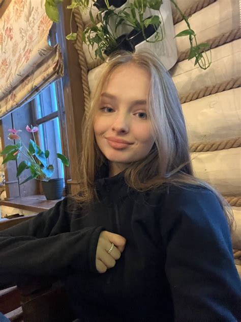 Пин от пользователя Nata на доске Gorkesa в 2024 г Позы девочек Актрисы