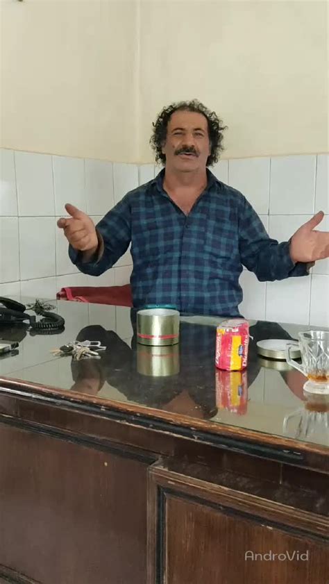 استاد جواد یساری کنار خودم 👌 طرفداری