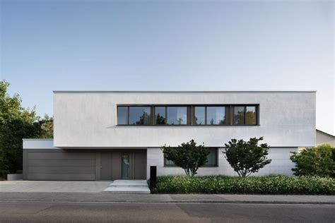 Pin Von Lara Auf Neu Bauhausstil Haus Einfamilienhaus Architektur Haus Design