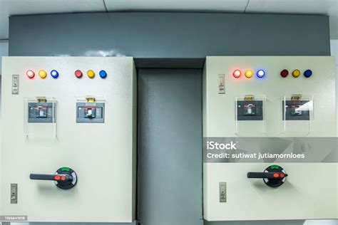 발전소의 산업 전기 스위치 패널 제어 Ups 실내 고전압 진공 Dc 회로 차단기 전원 전기 주 분배 차단기 인클로저 제어 패널