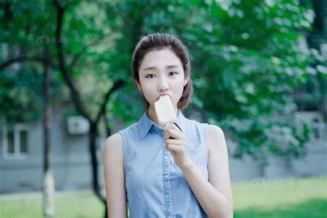 년 중국 인터넷을 달군 아이스크림 퀸카 雪糕校花 짤방 게시판 야돌이닷컴