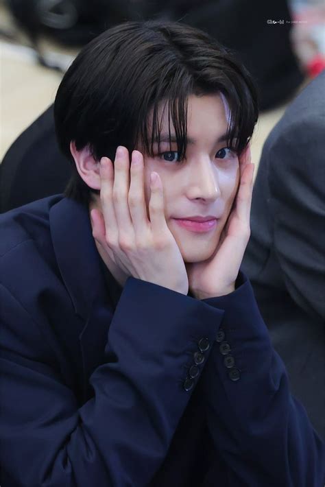 CHABI on Twitter | 남자 패션, 케이팝, 패션