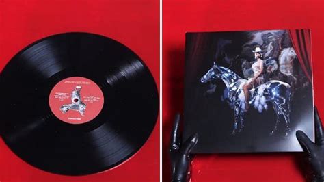 Beyonce Unveils New Cover Art For The Vinyl Edition Of Her Album Beyonce New Album Beyonce Racy