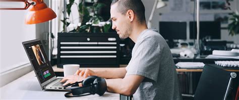 Video Editing Content Creation Bersama Laptop Acer Swift X Sfx G