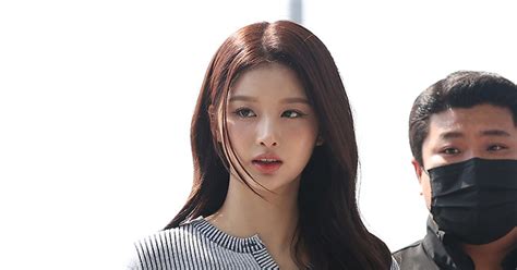 [포토s] 엔믹스 설윤 잘록한 허리 라인