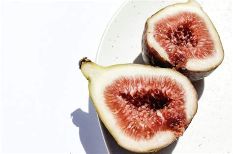 Sex Talk With An Avoidant Partner A Sex Therapists Guide Couples