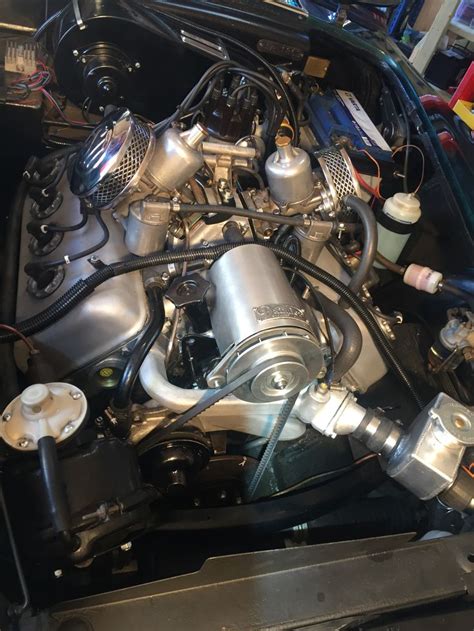 ปกพนโดย Roger Harrop ใน The sensational Daimler SP Dart V