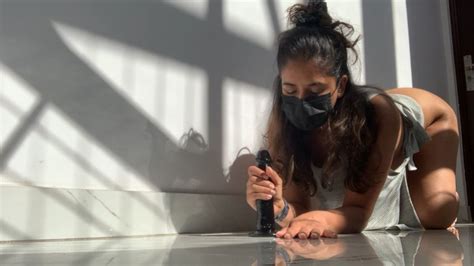 Sophiatheminx Desi Uses Bbc Dildo To Squirt Manyvids