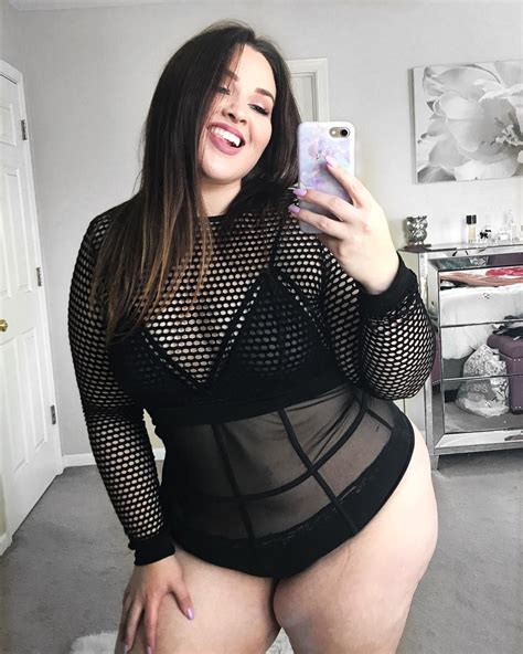 Sarah Rae Vargas Fashion Plus Size Fashion Curvy Outfits