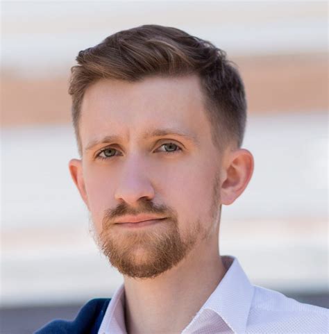 paweł dąbrowski medium