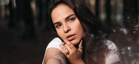 Cantora Monik Leme De Itapetininga Lança O álbum Não Repara Na