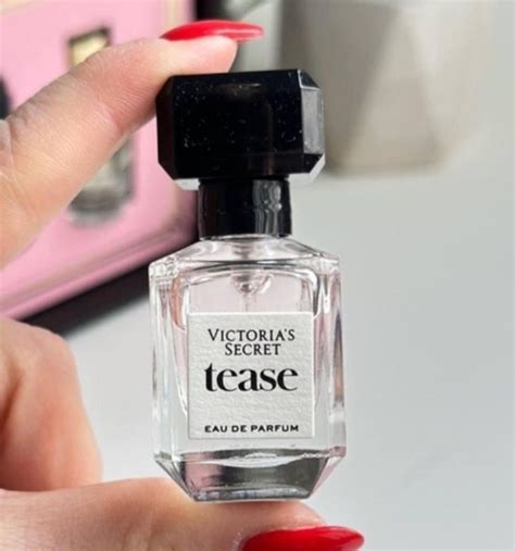 Духи для женщин Tease Victorias Secret 5 мл — цена 170 грн в каталоге