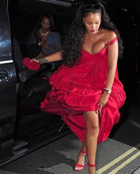 Rihanna Italy On Instagram 💄💋 Rihanna Looks Rihanna Red Dress