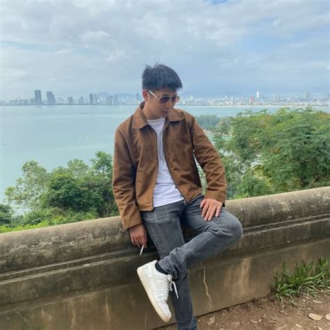 峻哥 Hasdsomd 6912 • Threads Say More