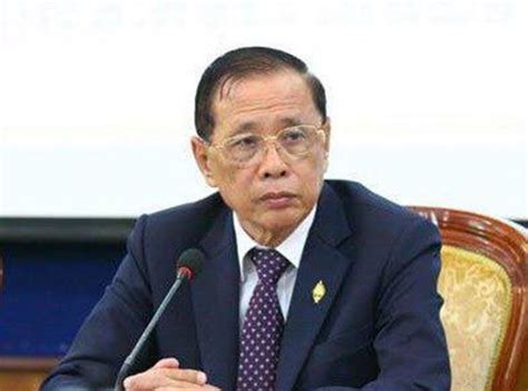 លោក សុខ ឥសាន បរិយាយ ពីនេះពីនោះពាក់ព័ន្ធកម្ពុជា ត សារព័ត៌មាន នគរវត្ត